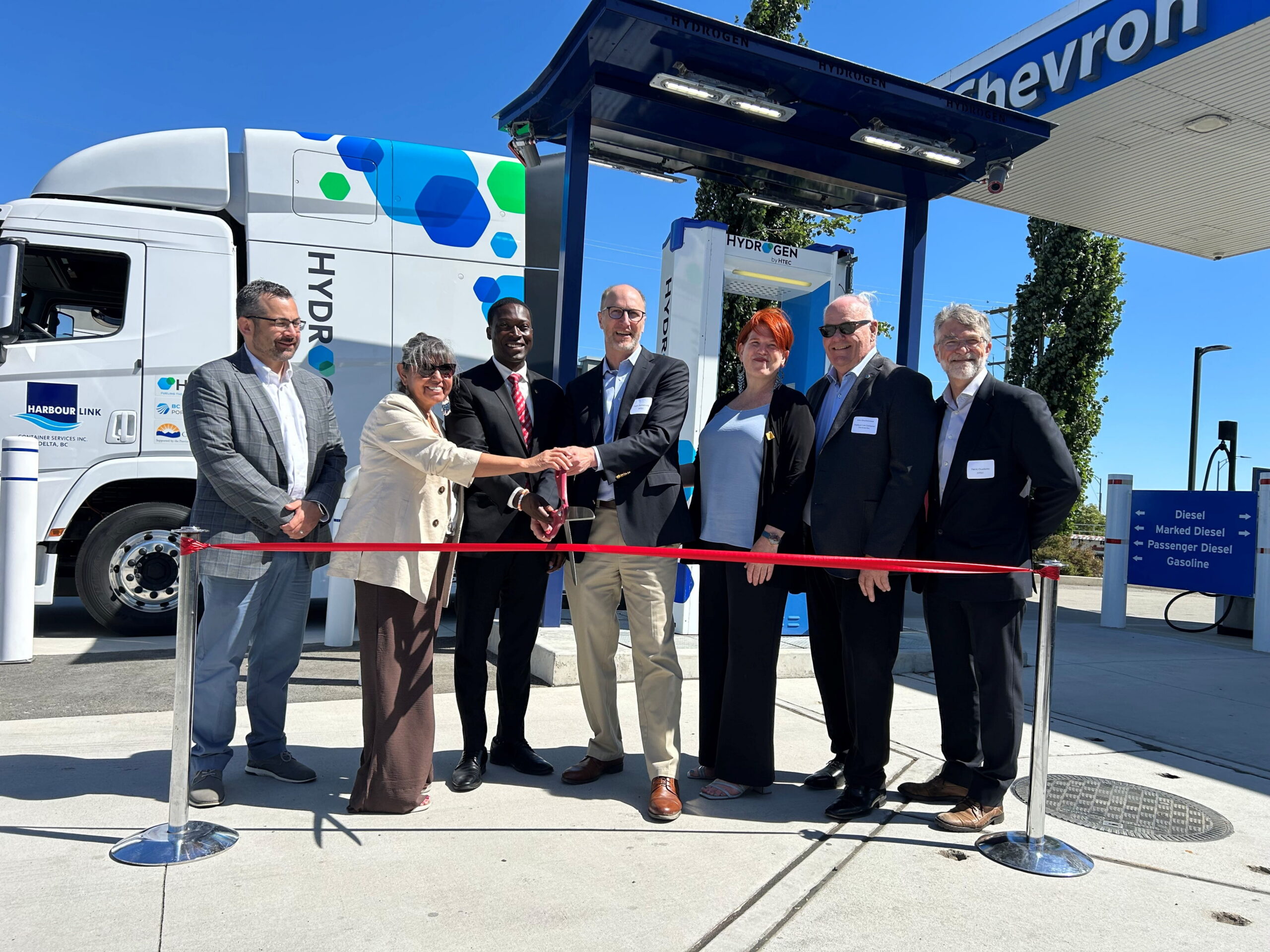 HTEC Opens Canada’s First 700 Bar Heavy-Duty Hydrogen Refuelling ...